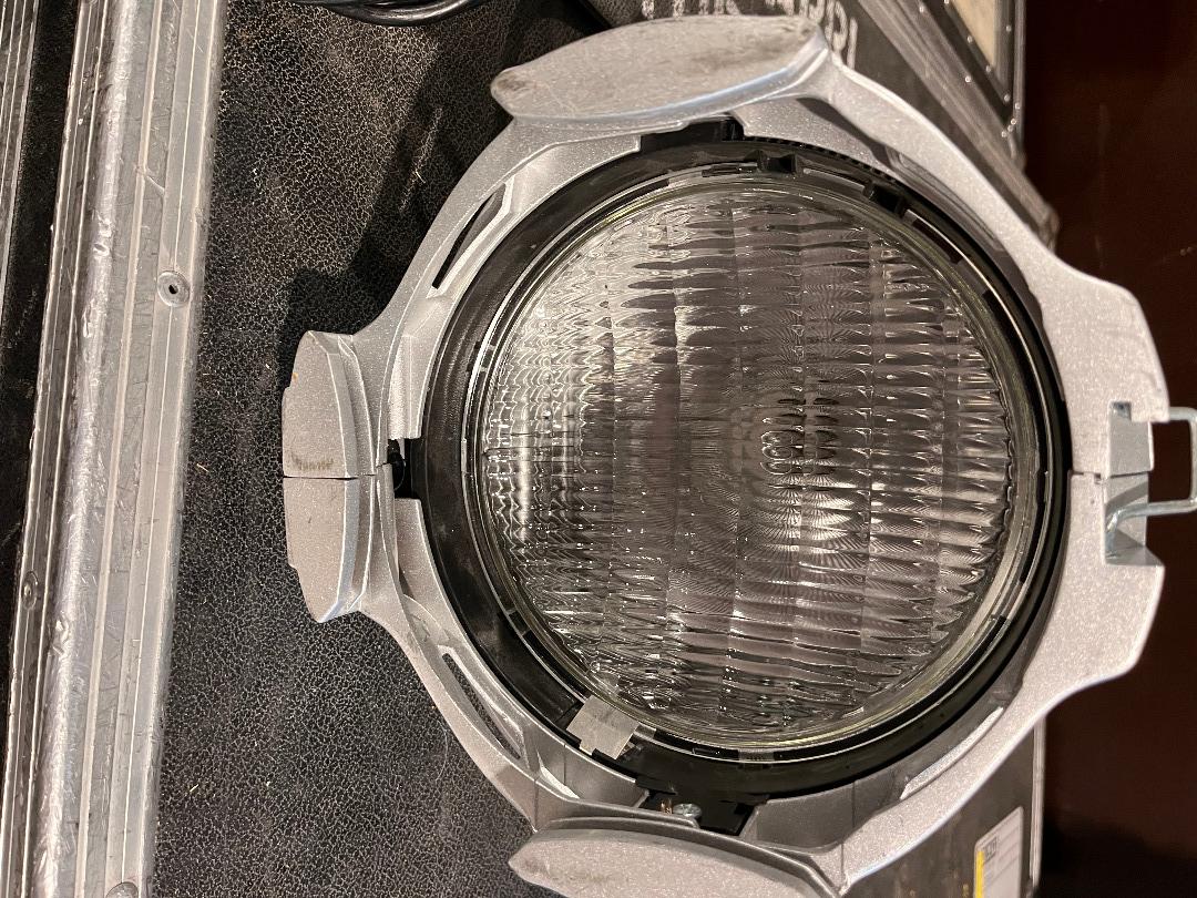 StudioPAR CDM-T silber 150W MFL | 35 EUR - Gebrauchte-Veranstaltungstechnik.de - Der Marktplatz ...